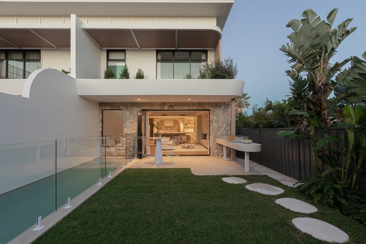 Bay Builds House 1 Backyard - Kyal & Kara : Kyal & Kara