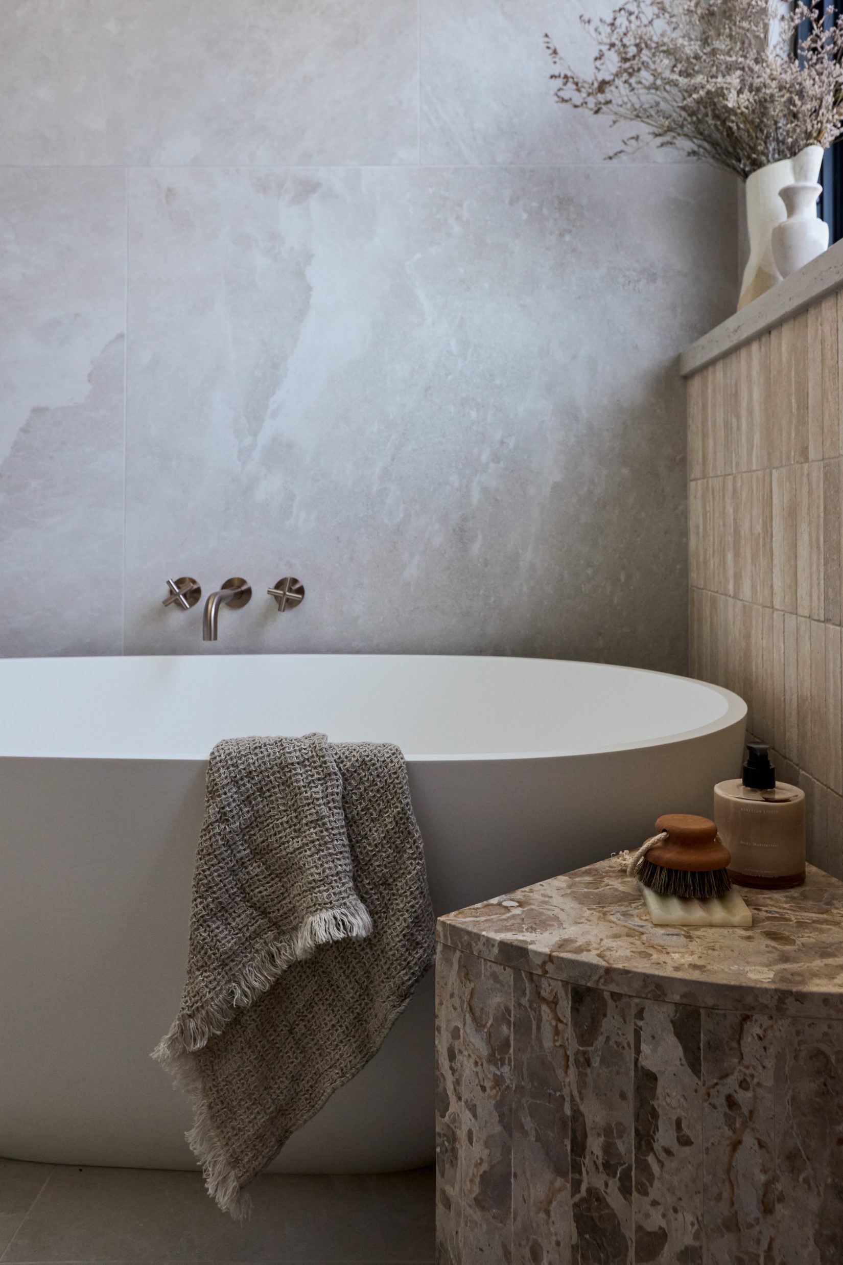 Bay Builds House 1 Bathroom - Kyal & Kara : Kyal & Kara