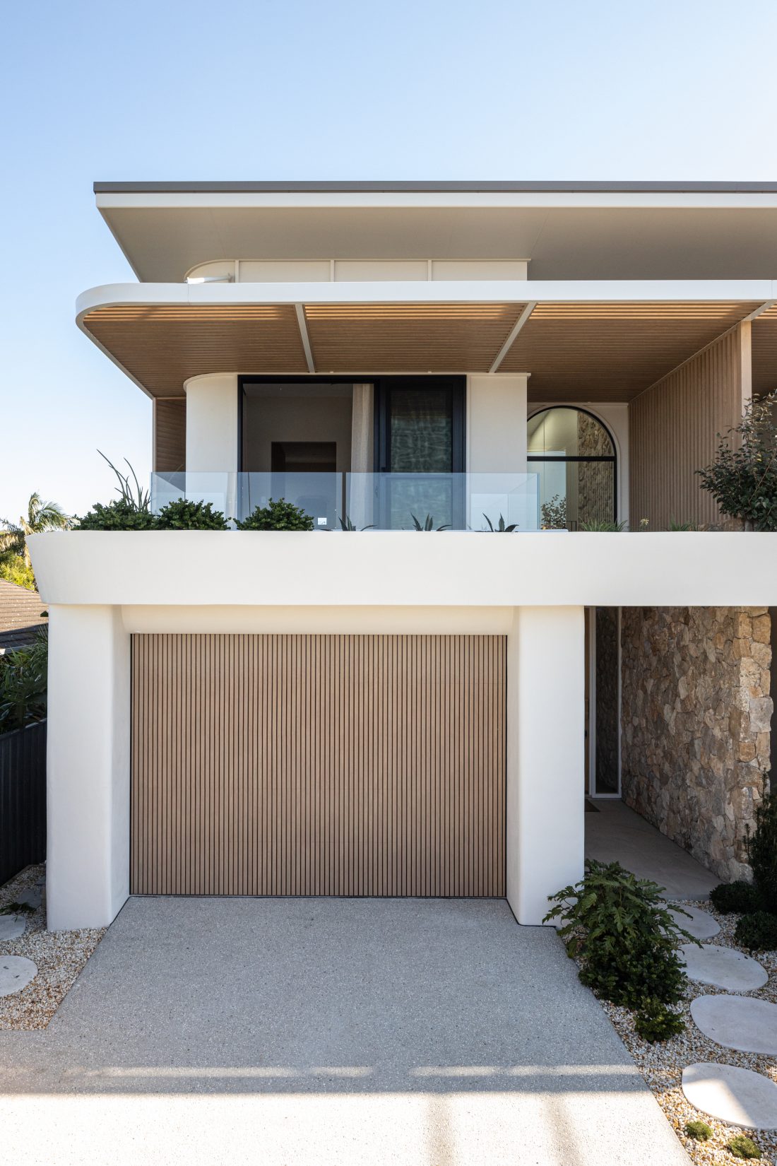 Bay Builds Front Facade - Kyal & Kara : Kyal & Kara